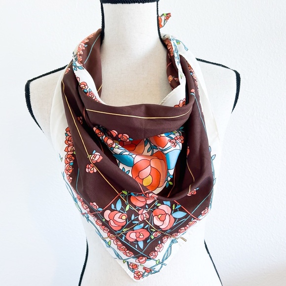 Vintage | Accessories | Vintage Floral Stripe Rustic Print Triangle ...